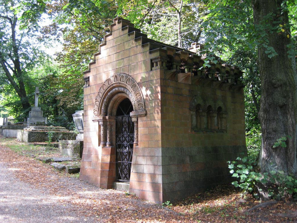 Nunhead Cemetery | A Visitors' Guide by Tom Fogarty