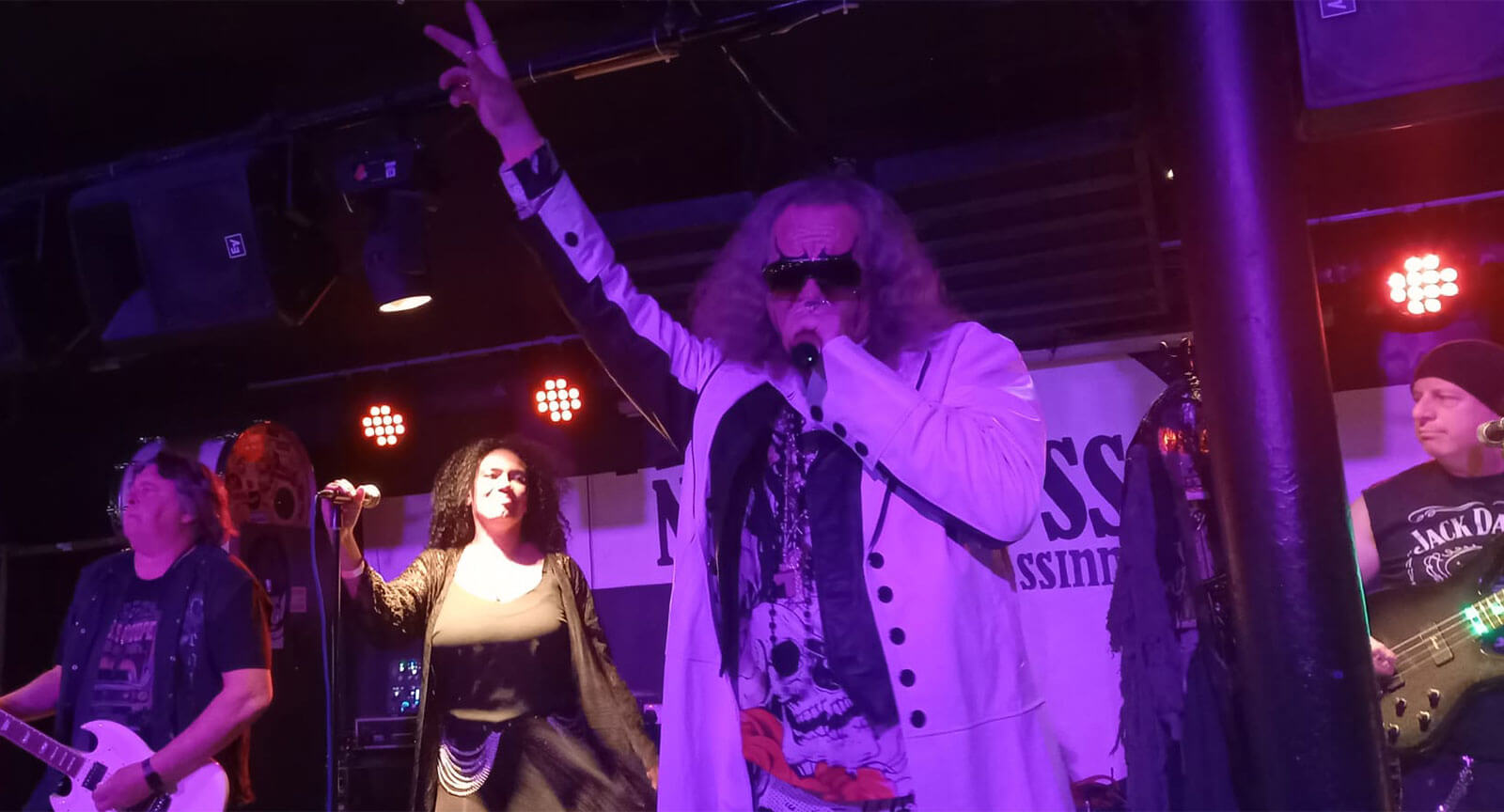 Doctor and the Medics at the New Cross Inn: Time Travel for the Mildly ...